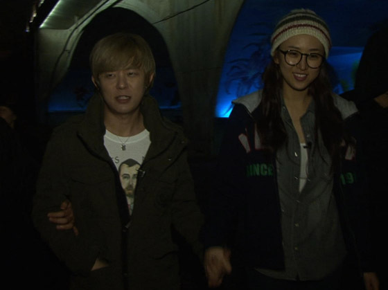 토니 안-한영, 손잡고 공원 산책 웬 일?-NSP통신